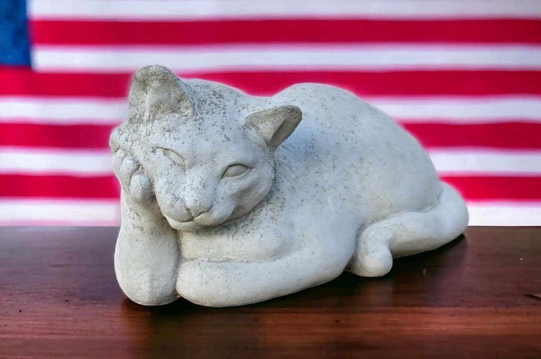 Thinking Cat Garden Figure Laying Kitten Memorial Statue Cat Thinker ...