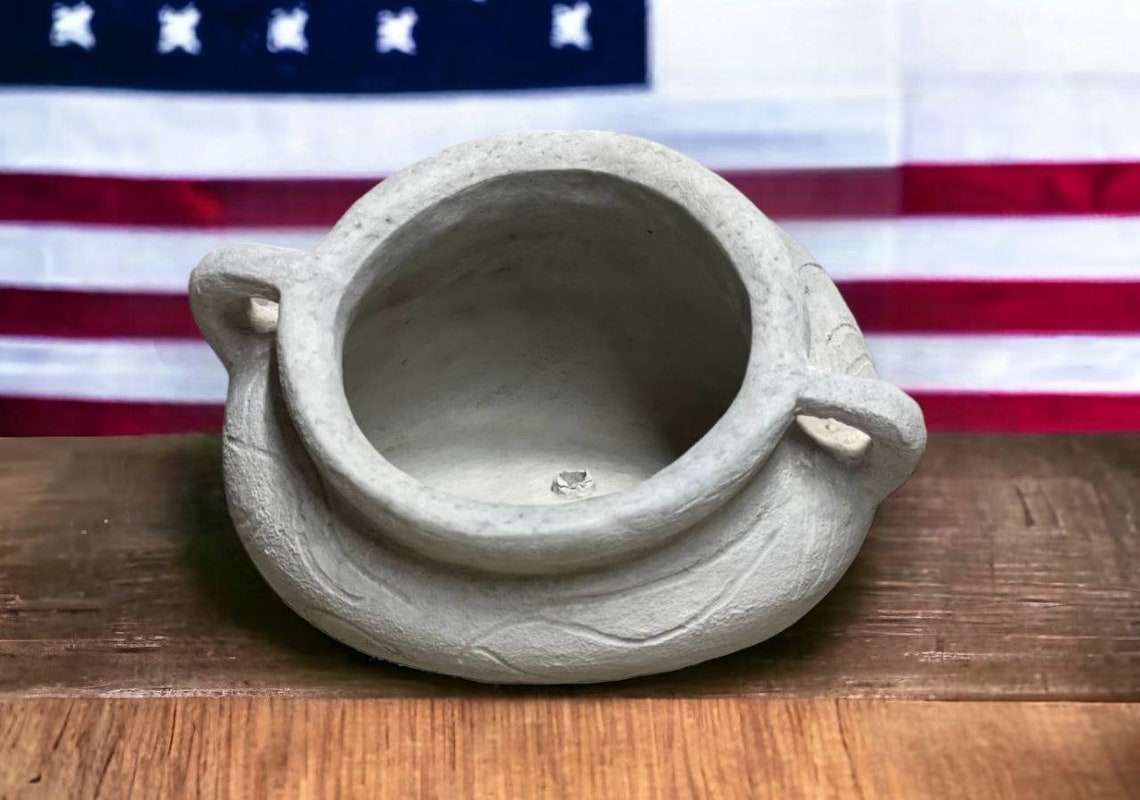 Pot on Side Statue Massive Flowers Planter Figure Outdoor Garden Pot ...