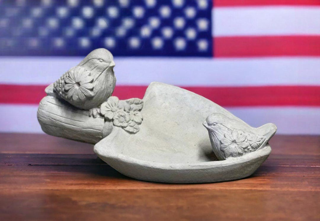 Two Birds on Spade Figure Detailed Two Birds Sculpture Birds Drinker ...