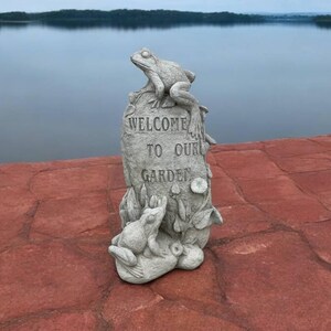 Rock With Frogs Figure Welcome to Our Garden Statue Concrete Front Door ...
