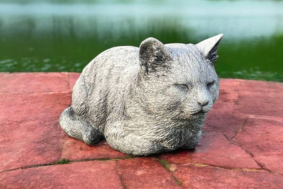 Realistic Kitten Figure Stone Cat Kitten Grave Crouching Cat Statue ...