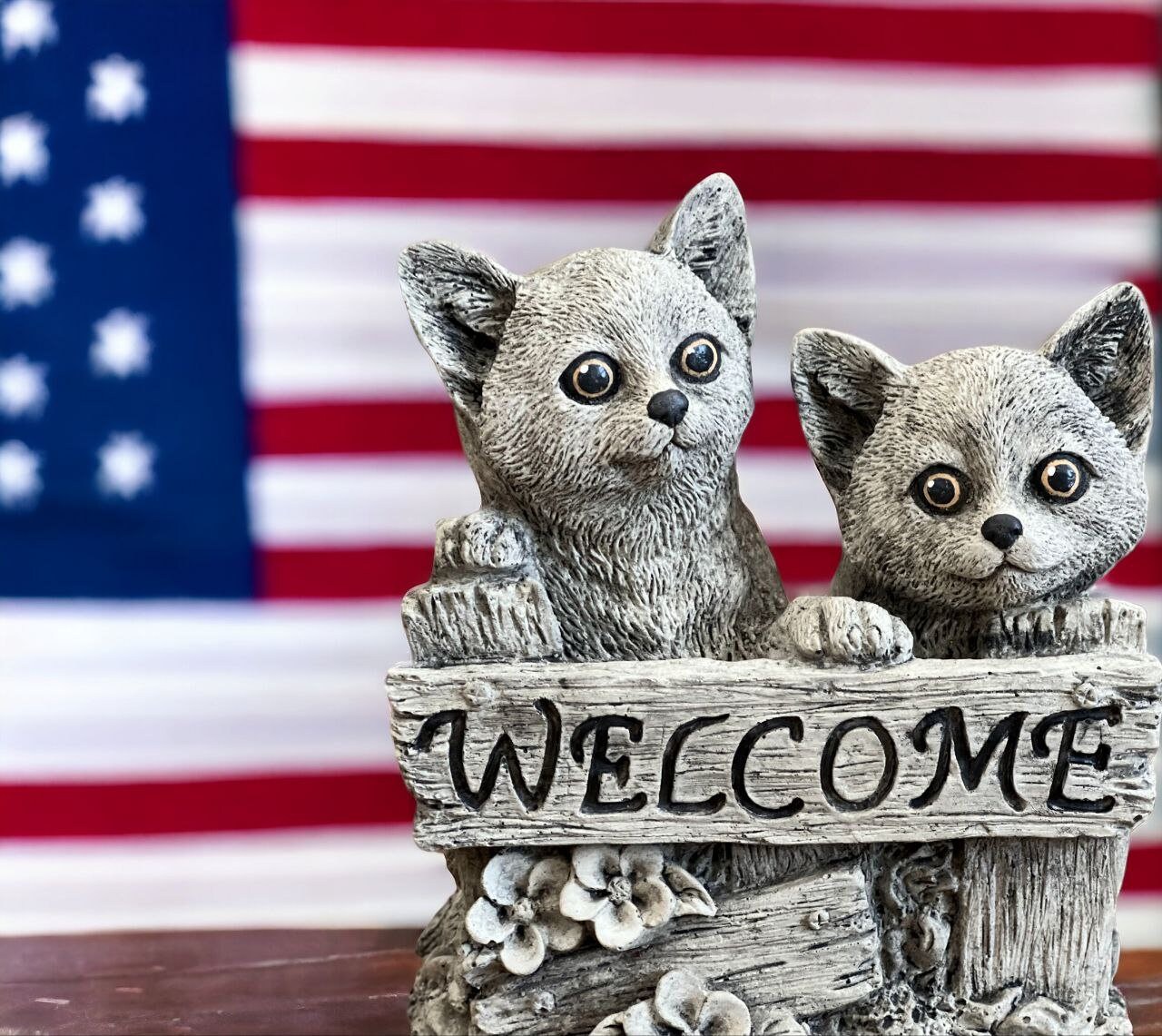 Welcome Statue With Two Kittens Two Cats Holding Welcome Sign Made in ...
