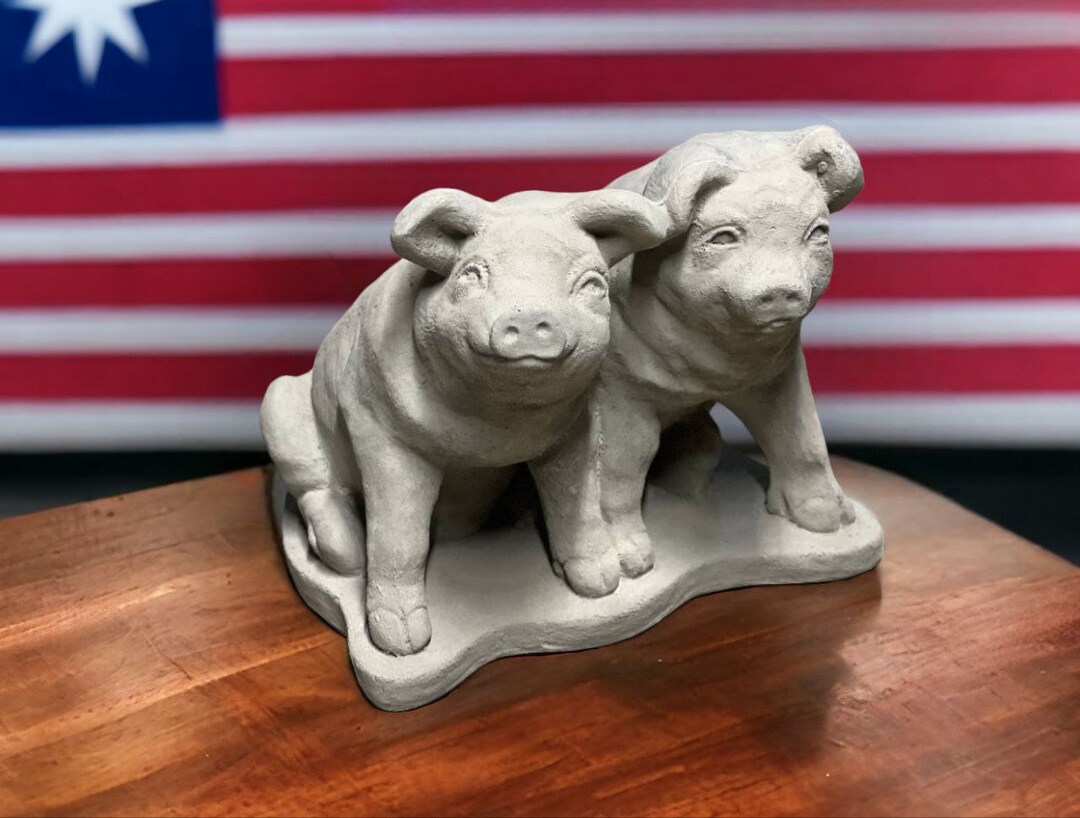 Two Large Pigs Yard Statue Concrete Pigs on Base Sculpture Stone ...