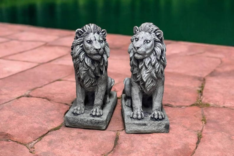 Pair of Lions Statue Two Guardian Lions Figure Sitting Lions on Base ...