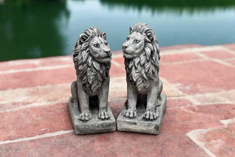 Pair of Lions Statue Two Guardian Lions Figure Sitting Lions on Base ...