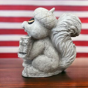 Squirrel With Welcome Sign Standing Squirrel Holding Welcome Statue ...