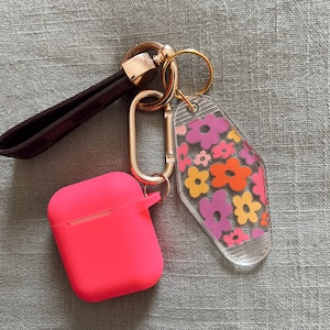 Retro Flower Keychain - Etsy
