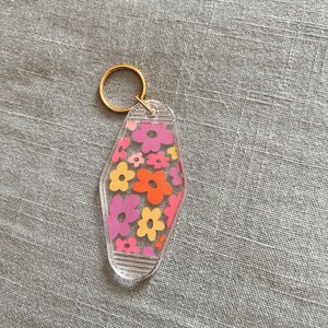 Retro Flower Keychain - Etsy