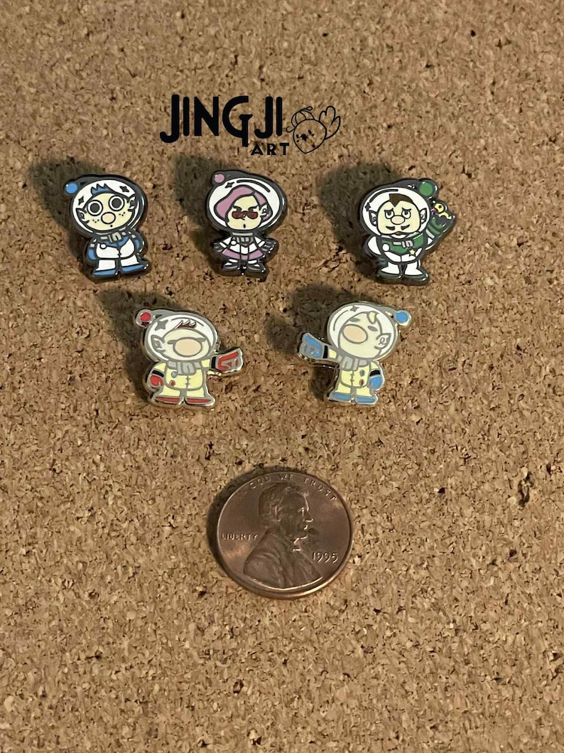 Mini Space Captain Pins - Etsy