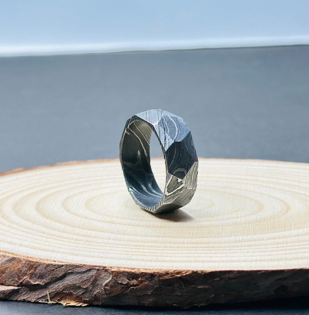 Rock Hammered Damascus Steel Finish Mens Promise Ring Twist Damascus ...