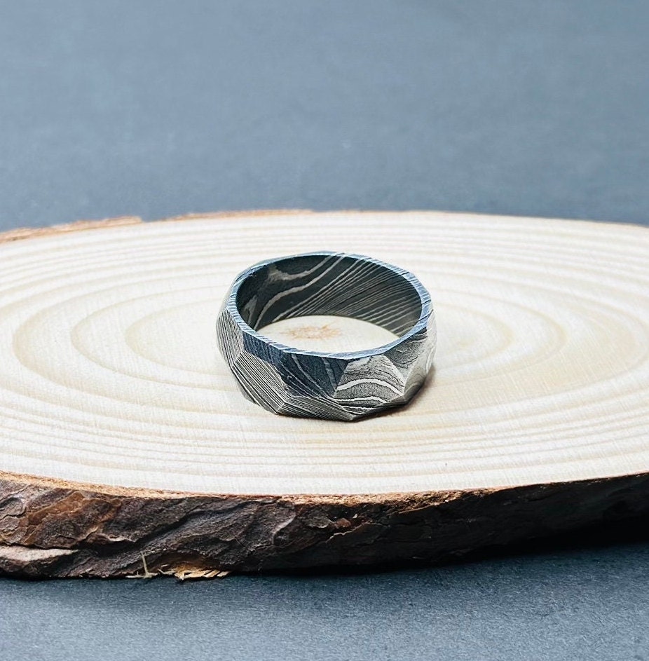 Rock Hammered Damascus Steel Finish Mens Promise Ring Twist Damascus ...