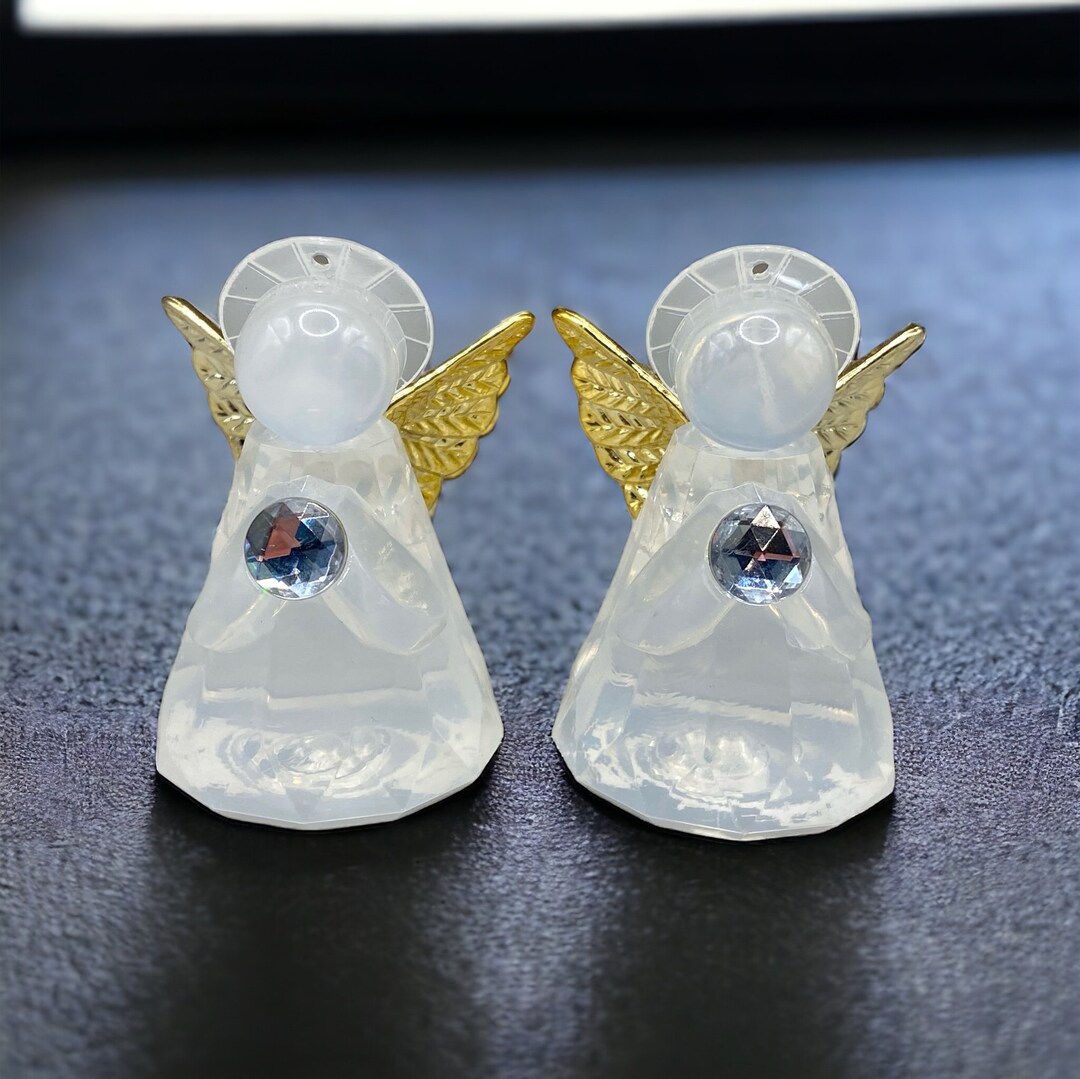 Beautiful Plastic Vintage Angels diamond. Estimated to Be From the ...