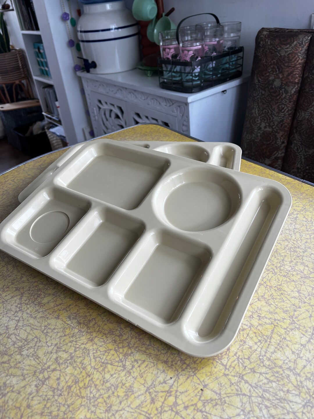 Set of 5 Vintage Cafeteria World Beige Plastic Cafeteria Trays Camping ...