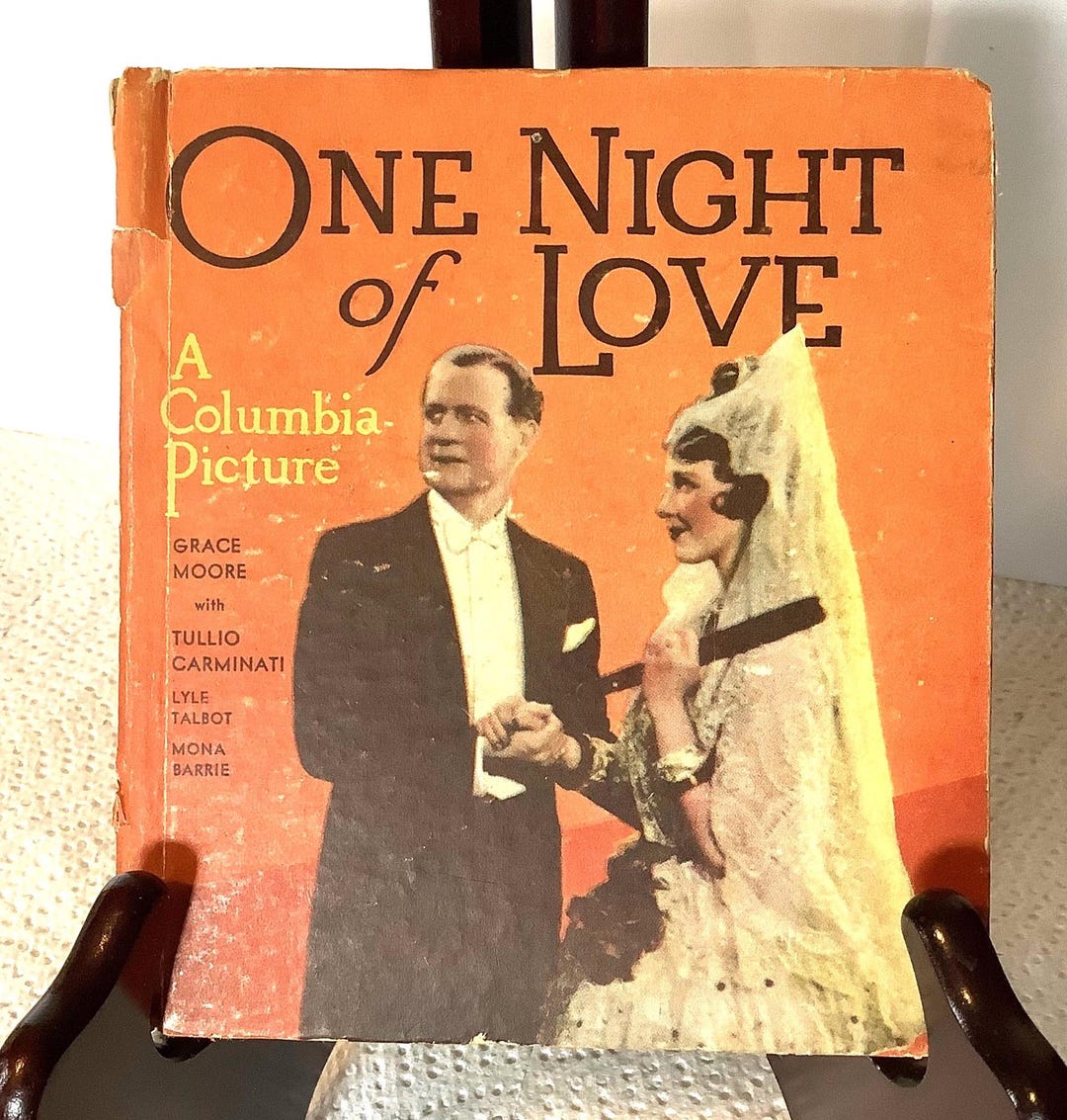 Vintage 1935,little Big Book " One Knight of Love" - Etsy