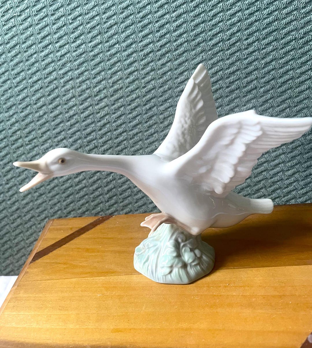 1984 LLADRO Porcelain Goose Figurine Taking Flight Hand Made in Spain ...
