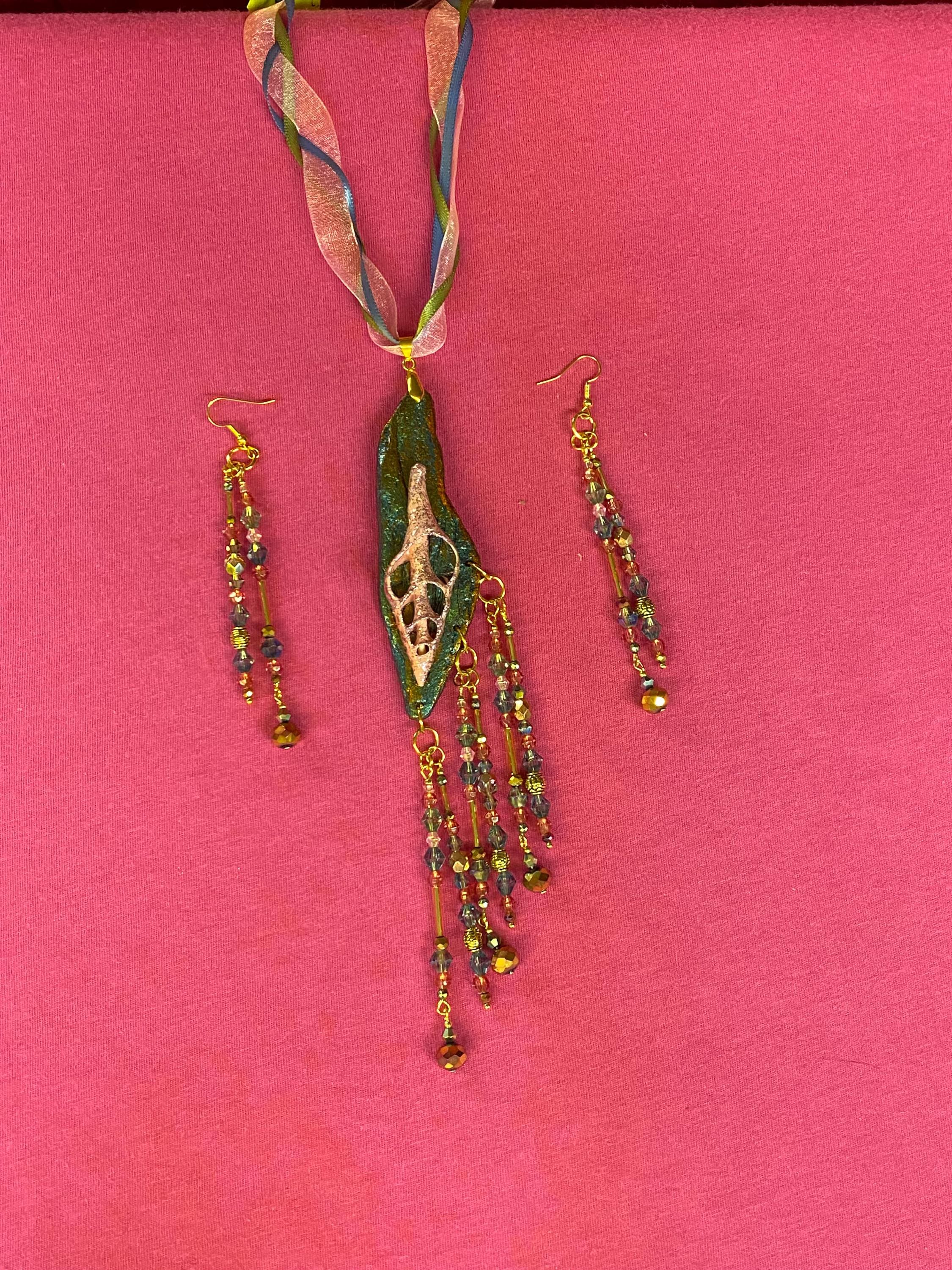 Shell and Wood Pendant and Earring Set - Etsy
