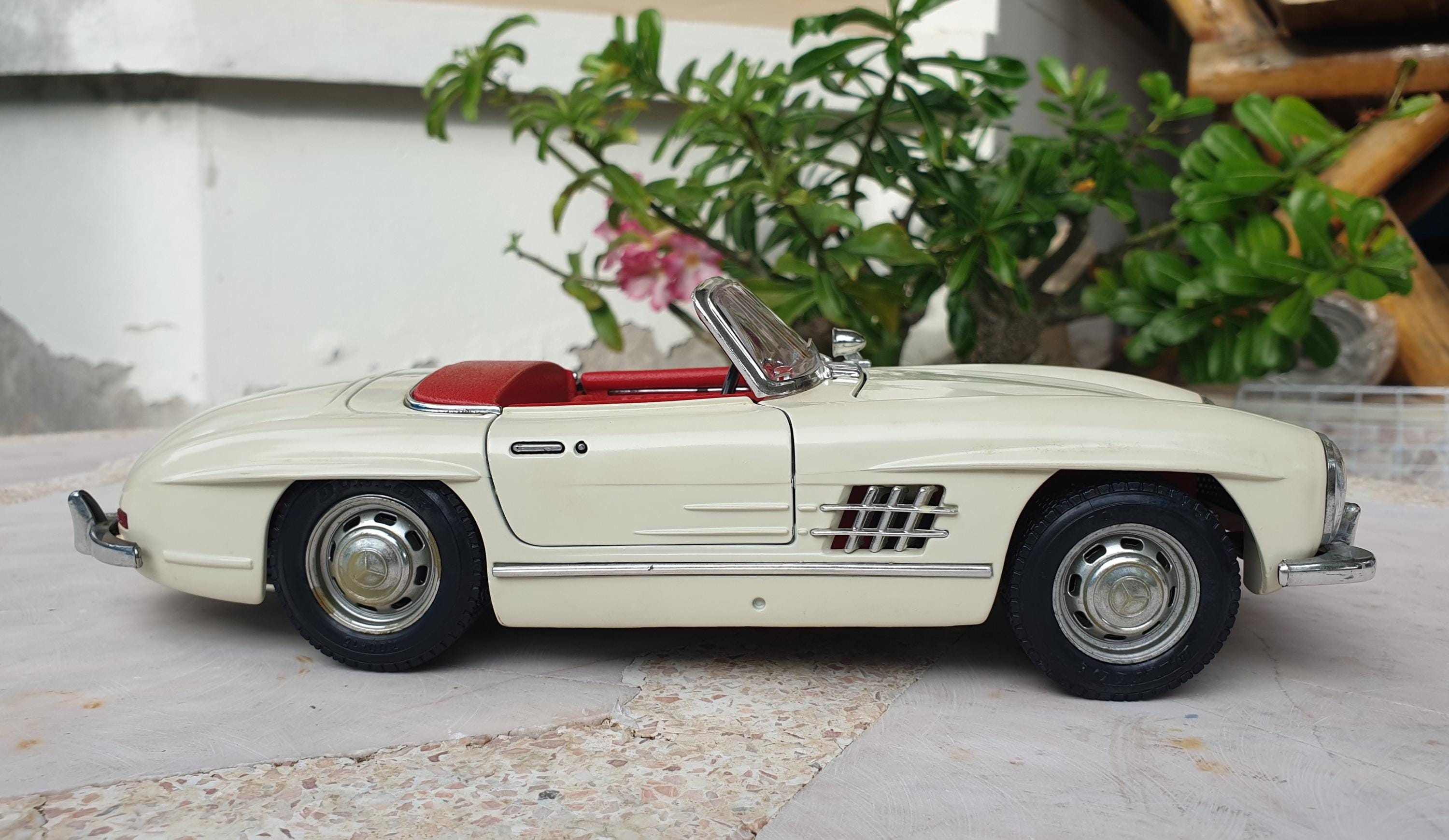 Mercedes Benz 300 SL Roadster 1957 Burago 1:18 Scale Diecast Model Car ...