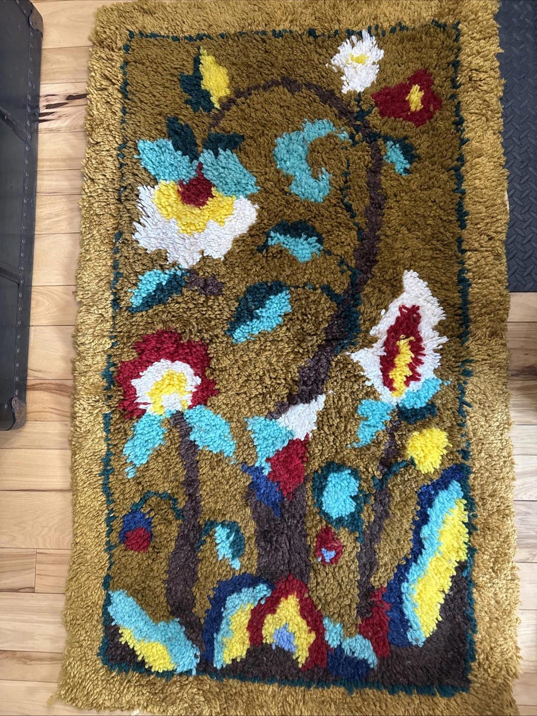 VTG 1970 HANDMADE Floral Shag Latch Hooked Rug Wall Hanging Folk Art ...