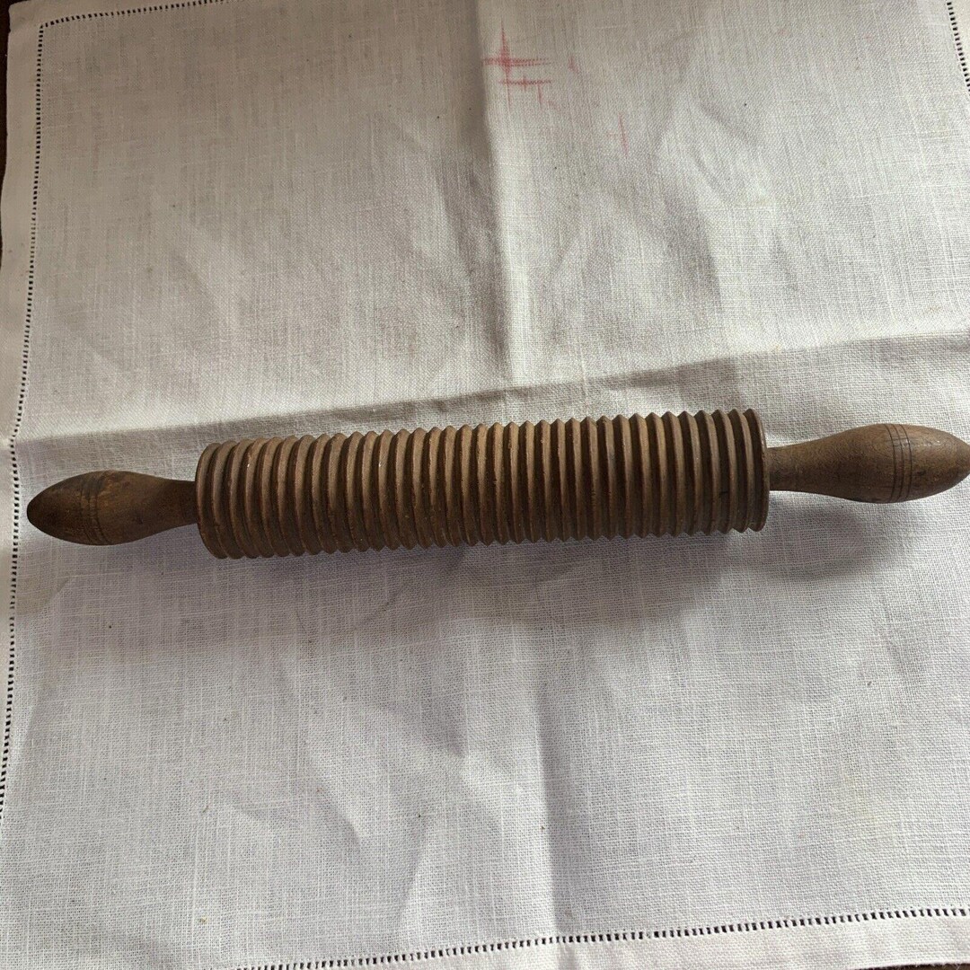 Vintage Primitive Wooden Ribbed Rolling Pin Fettuccine Pasta Cutter ...