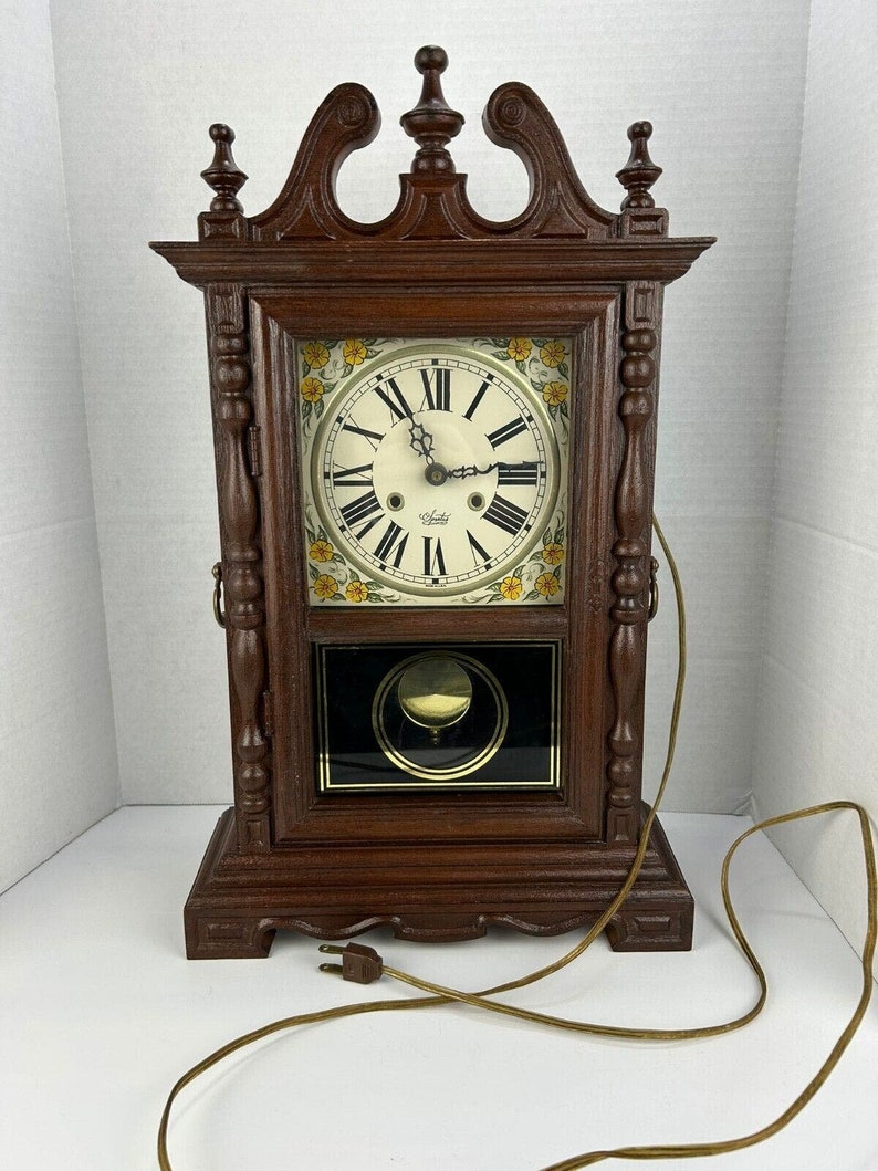 Vintage Spartus Electric Pendulum 20 Mantel Shelf Desk Clock Molded ...