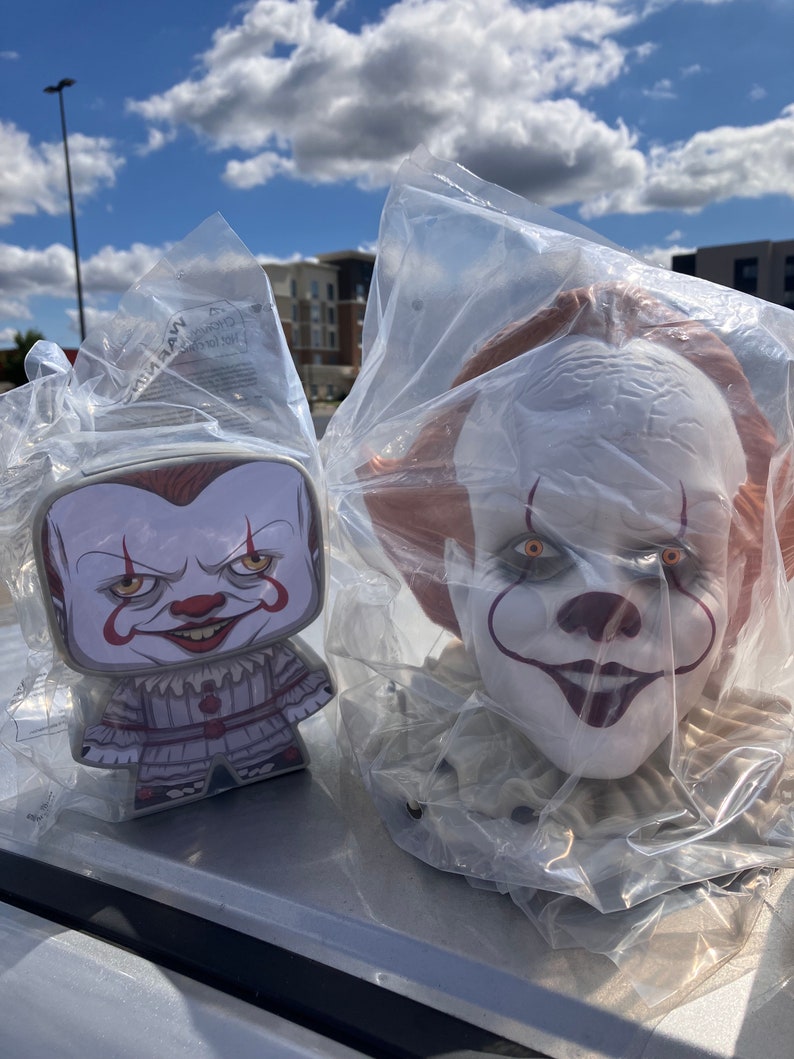 Pennywise and Chucky Popcorn Buckets & Cups - Etsy
