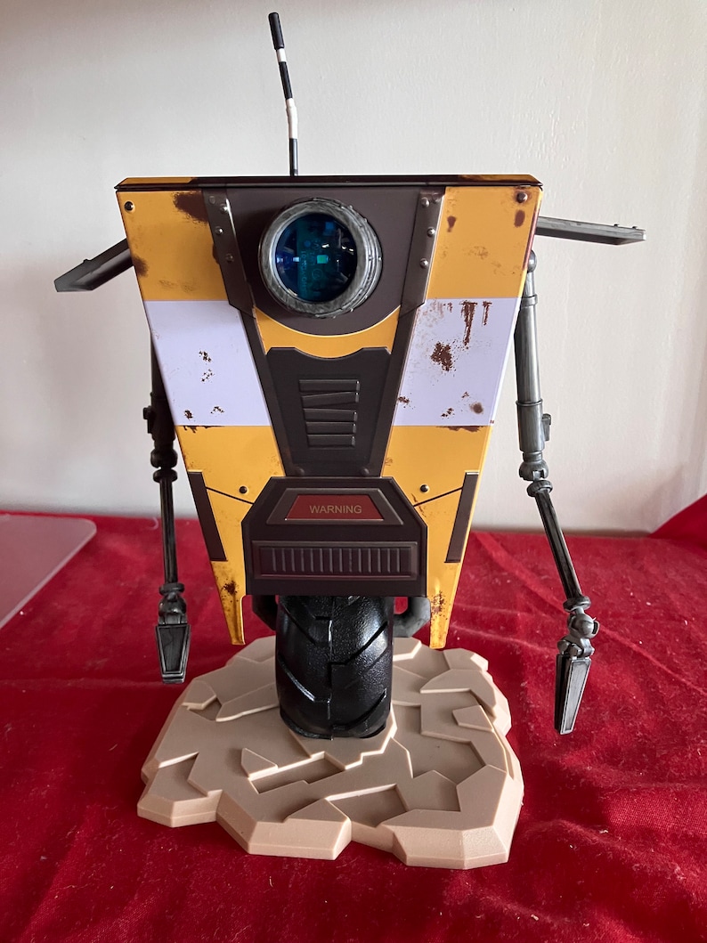 AMC Borderlands Claptrap Exclusive Popcorn Bucket in Hand & Fast ...