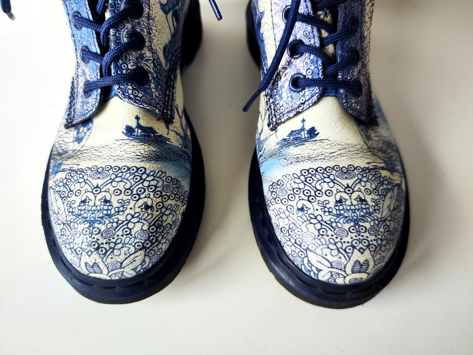 Dr Doc Martens 1460 8 Eye Willow China Plate Porcelain Suede UK5 EU38 ...