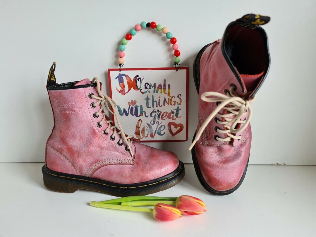Dr Docs Martens 1460 8 Eye Pink England Vintage Rub off Ankle Boots UK ...