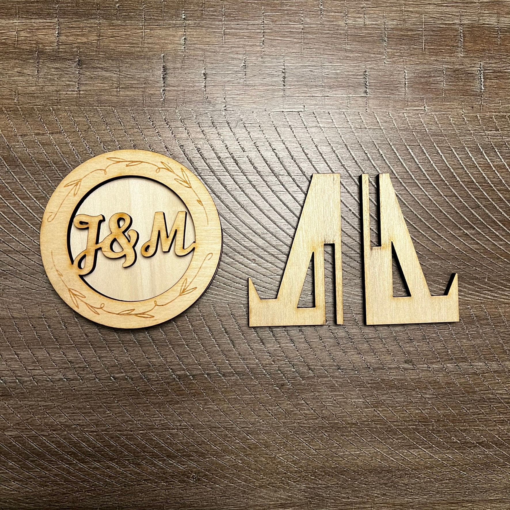 Custom Laser Carved Wood 3D Circle Wreath Name/initials Plate Handmade ...