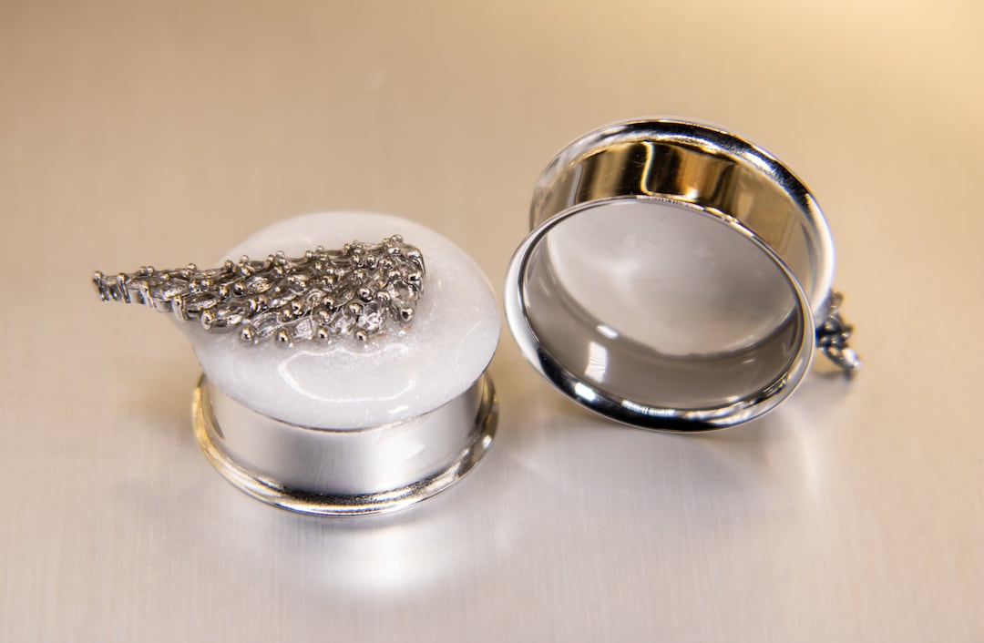 Angel Wings on Shiny White Resin 1 Plugs - Etsy