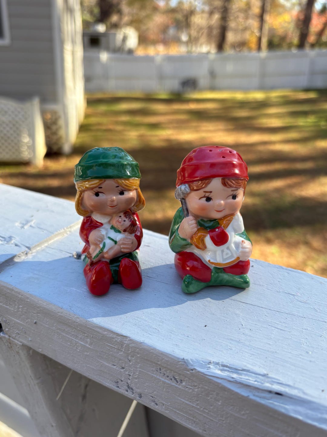Avon - Santa’s Little Helpers Salt & Pepper Shaker Set - Vintage ...