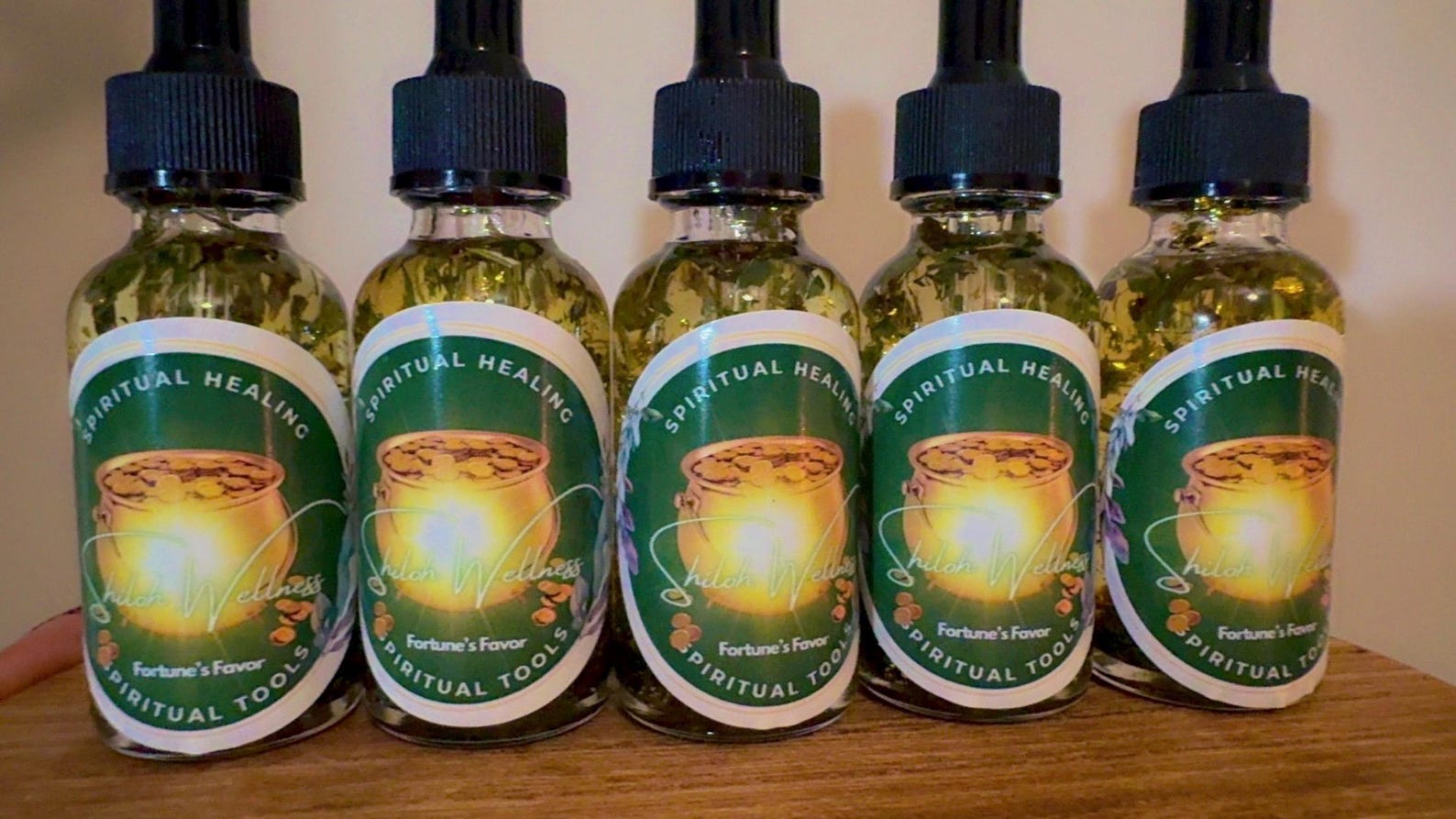 Fortune's Favor Intention Oil: Wealth & Prosperity Attraction With Gold ...