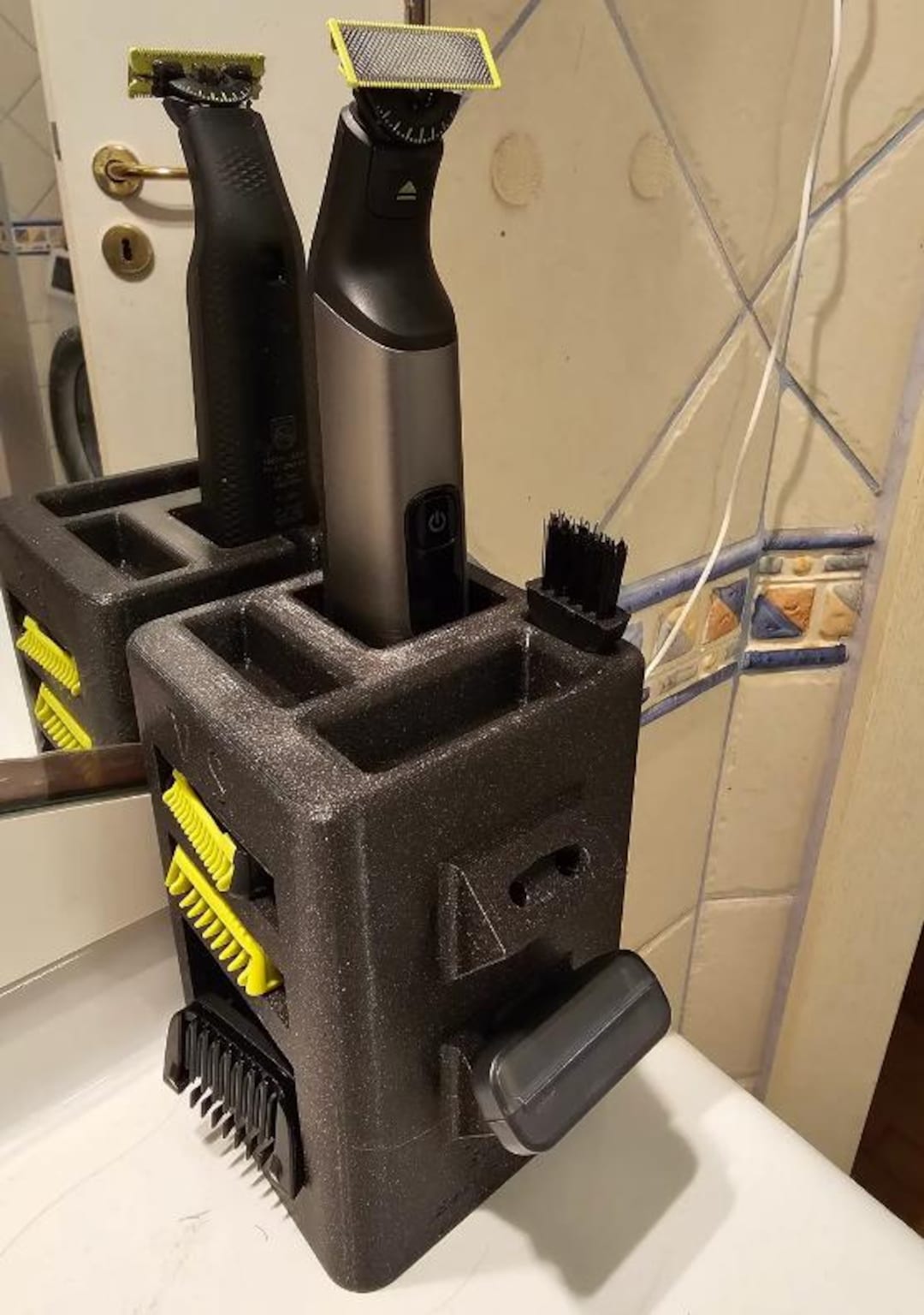 Philips Oneblade Pro Charging & Storage Station | Razor Holder ...
