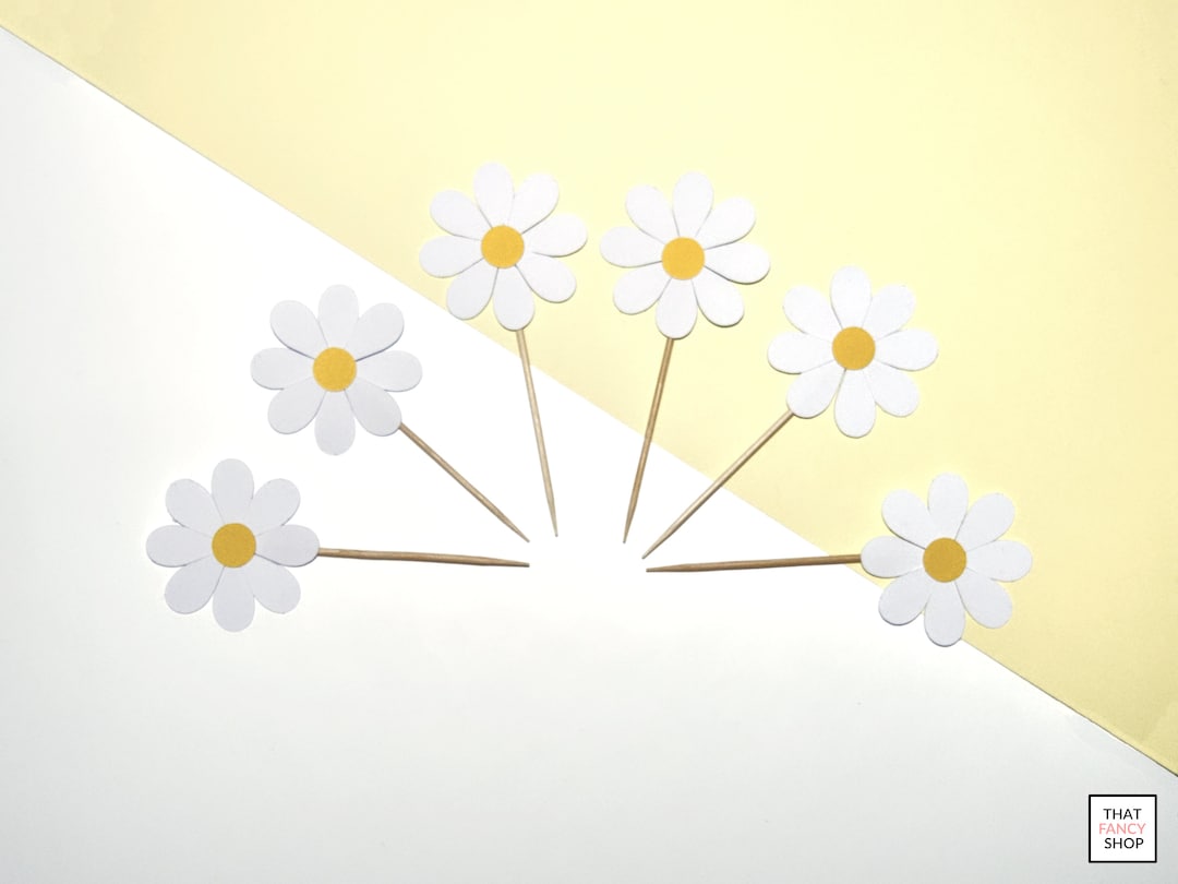 Daisy Cupcake Toppers | Flower Cake Decoration | Birthday Party ...