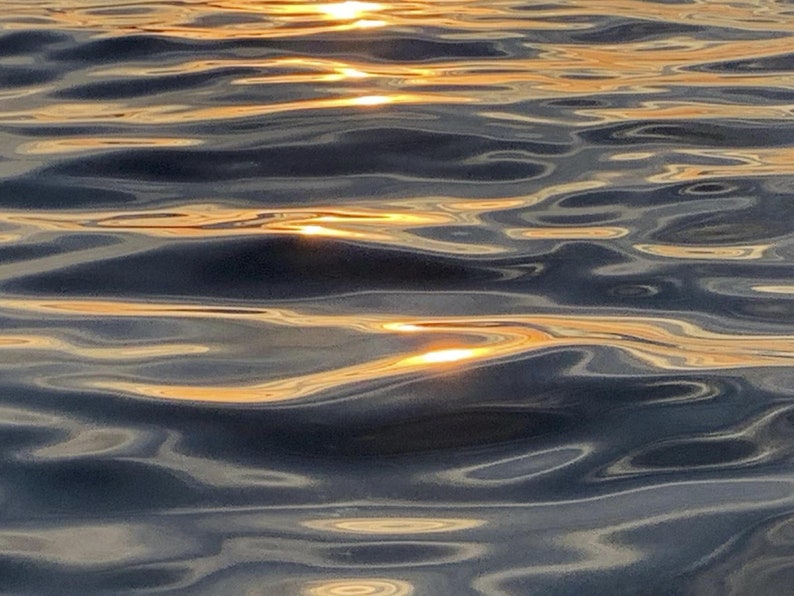 Sunset Golden Touch Ocean Ripples Captivating Light Dance Serene ...