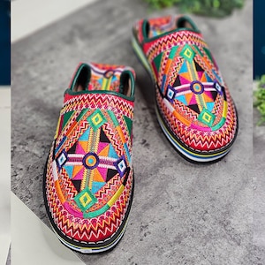 Authentic Moroccan Berber Slippers, Hand-embroidered Babouche, Unisex ...