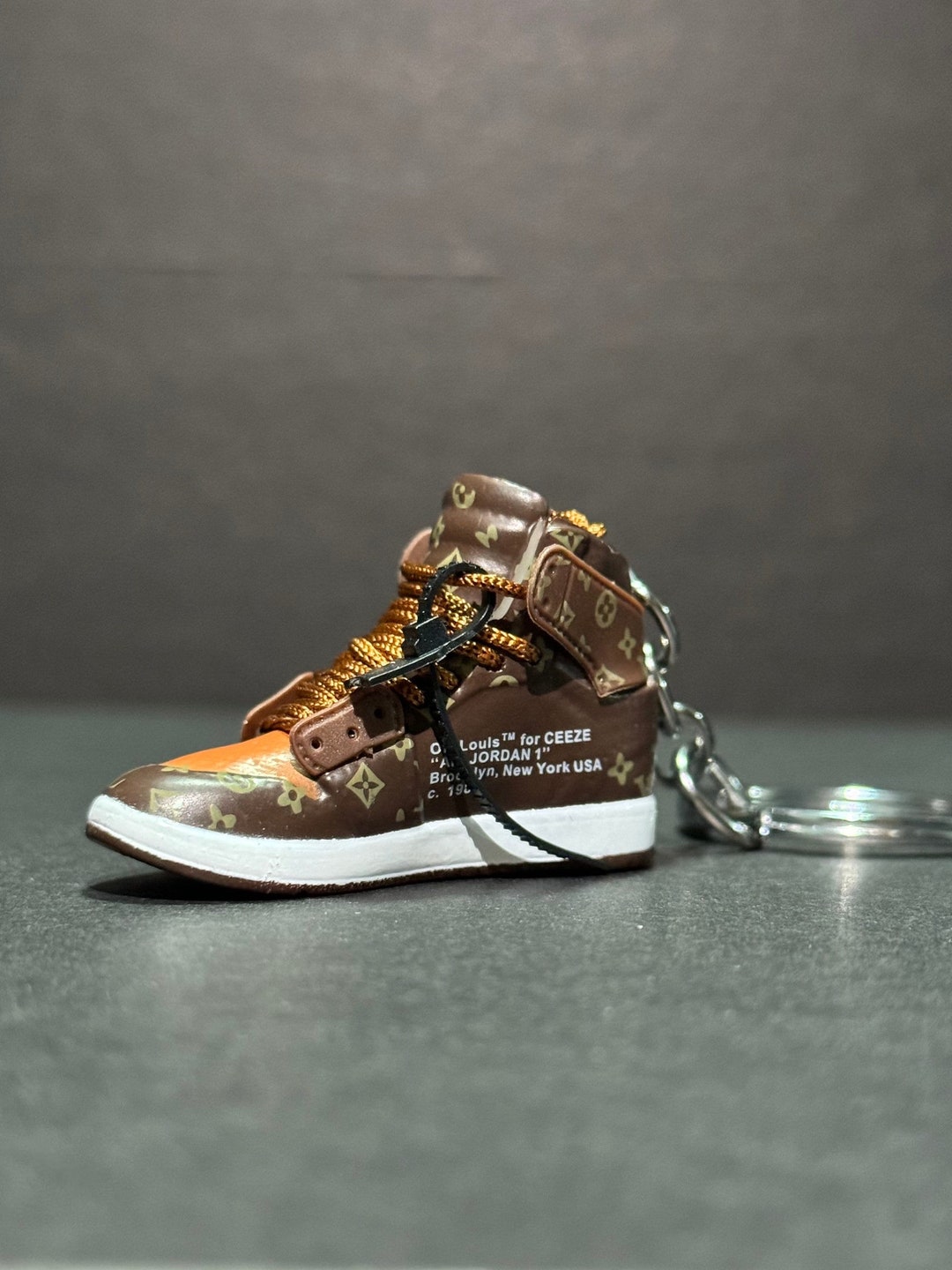 Mini Basketball Shoes Sneaker Lover Model Sneaker Retro High OG ...