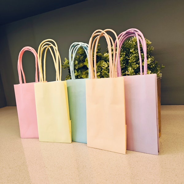 Small Gift Bags - 60+ Gift Ideas for 2024