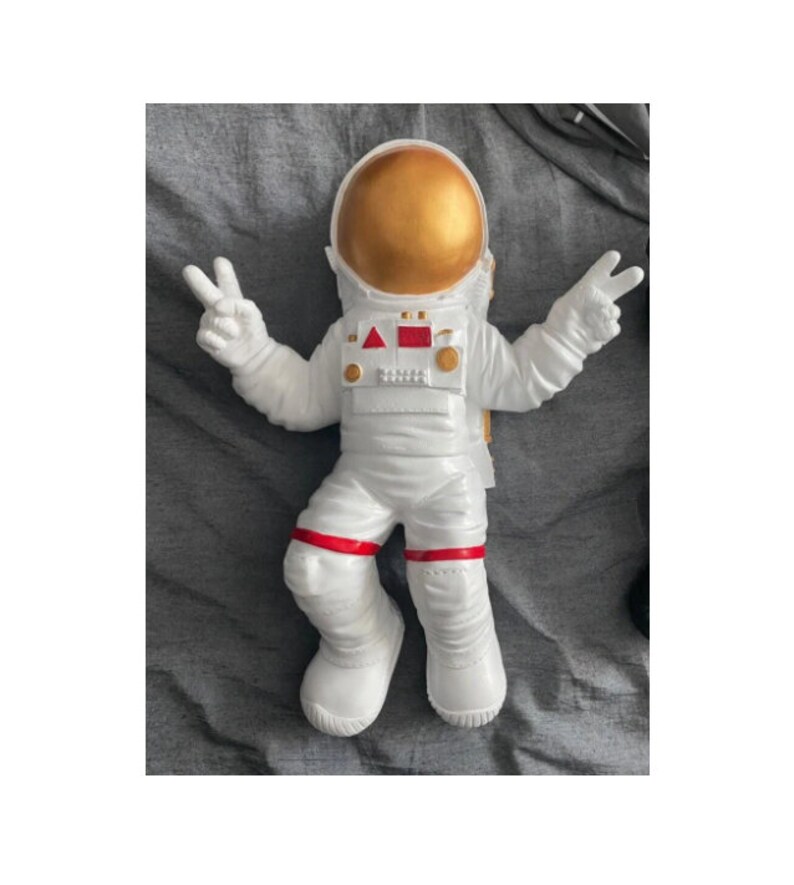 Astronaut Wall Statue, Apollo 11, Astronaut Figurine, Wall Statue, Wall ...