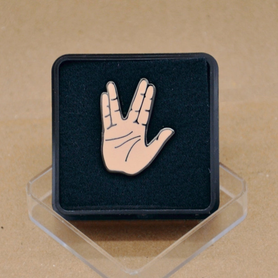 Jewish Blessing Hand Pin Jewish Friend Gift - Etsy