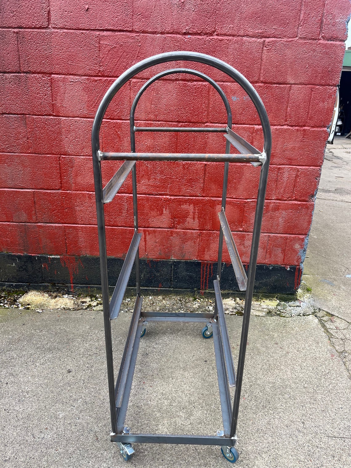 Mobile Shelving Display Trolley Coffer Cafe Restaurant Slanted Shelving ...