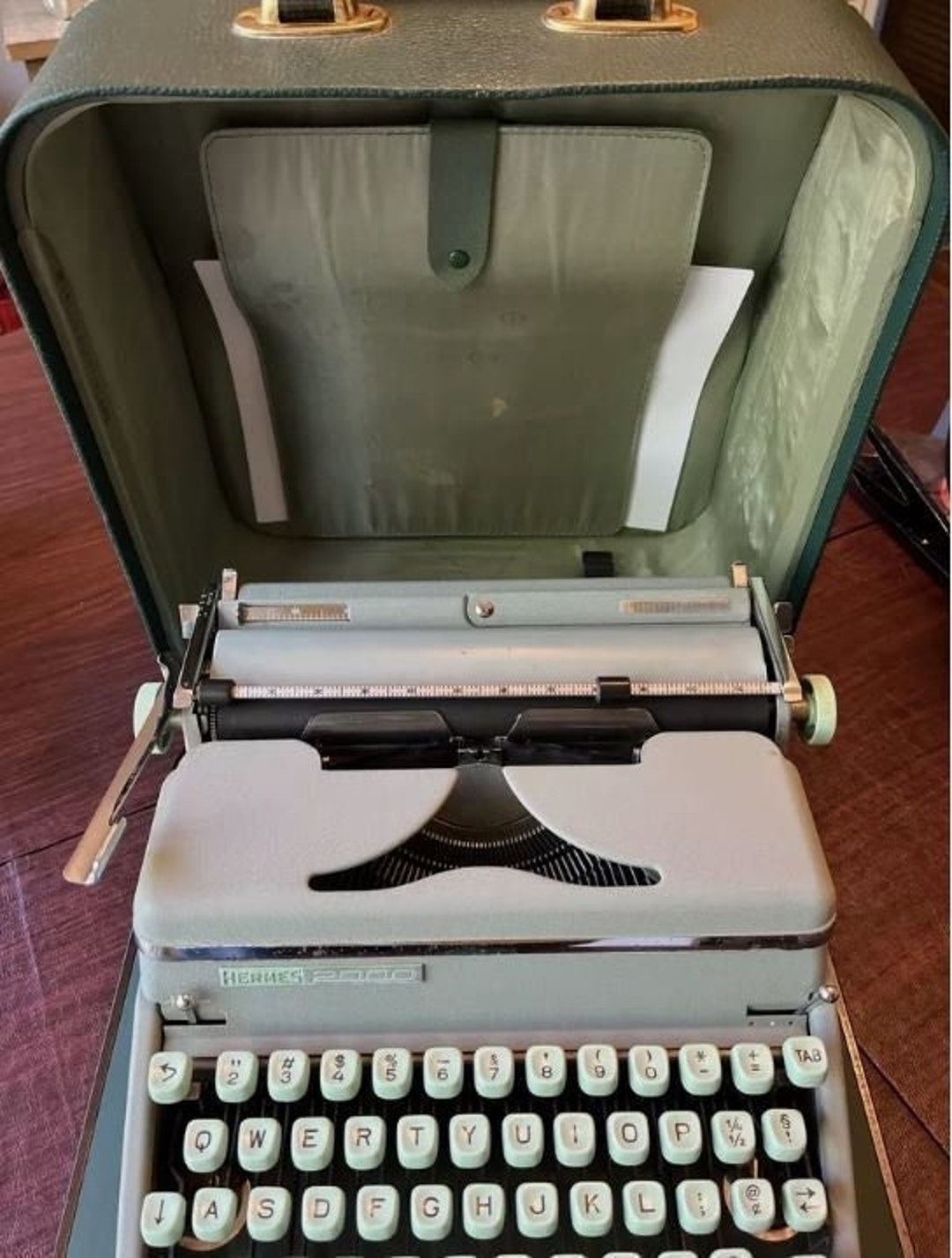 Vintage 1958 Hermes 2000 Manual Typewriter W/ Green Case, Manual copy ...