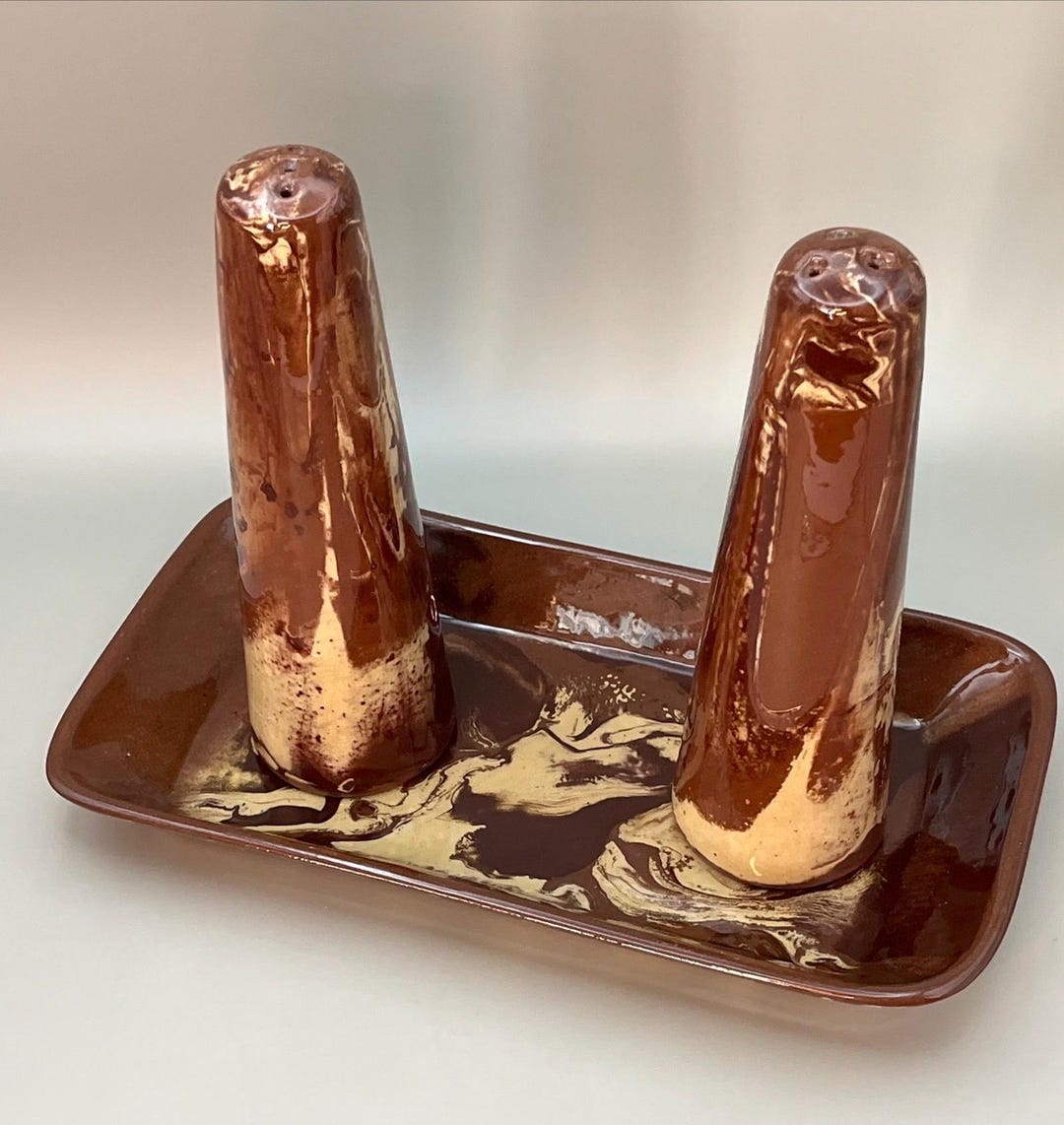 Vintage CLAYS IN CALICO Salt and Pepper Shakers W/ Tray Brown & Cream ...