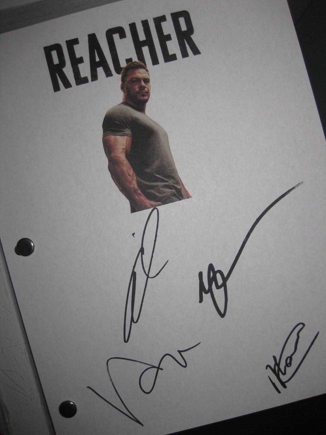 Reacher Signed TV Pilot Script Screenplay X4 Autographs Alan Ritchson ...