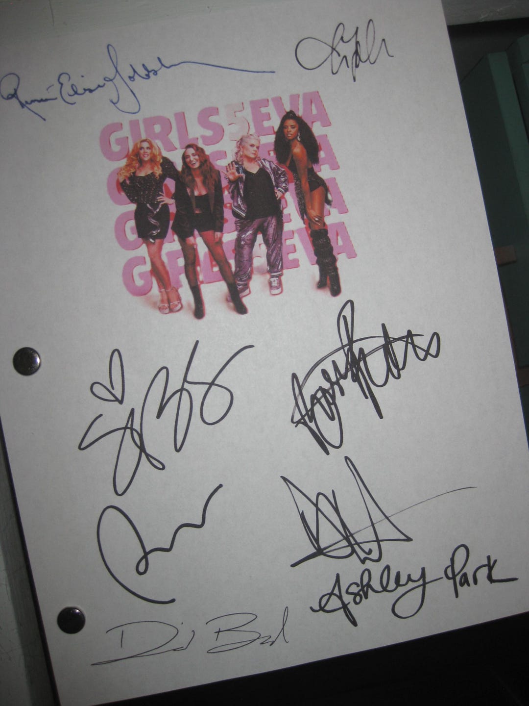 Girls5eva Signed Pilot TV Script Screenplay Autographs X8 Sara ...