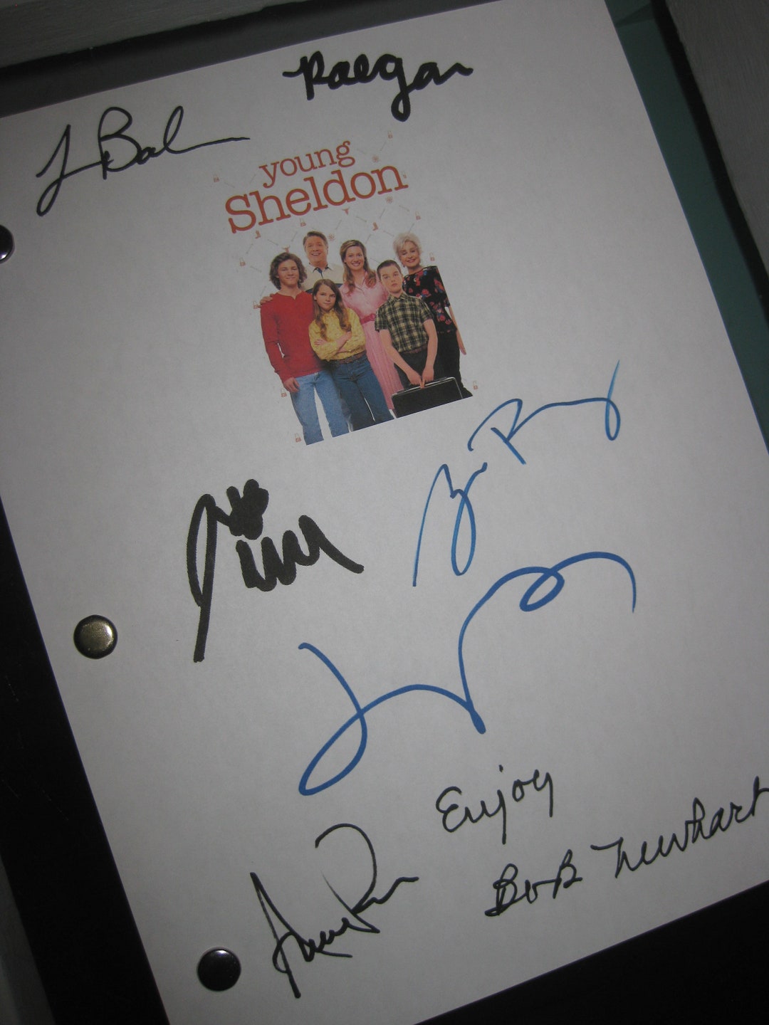 Young Sheldon Signed TV Script Screenplay Autographs Iain Armitage Zoe ...