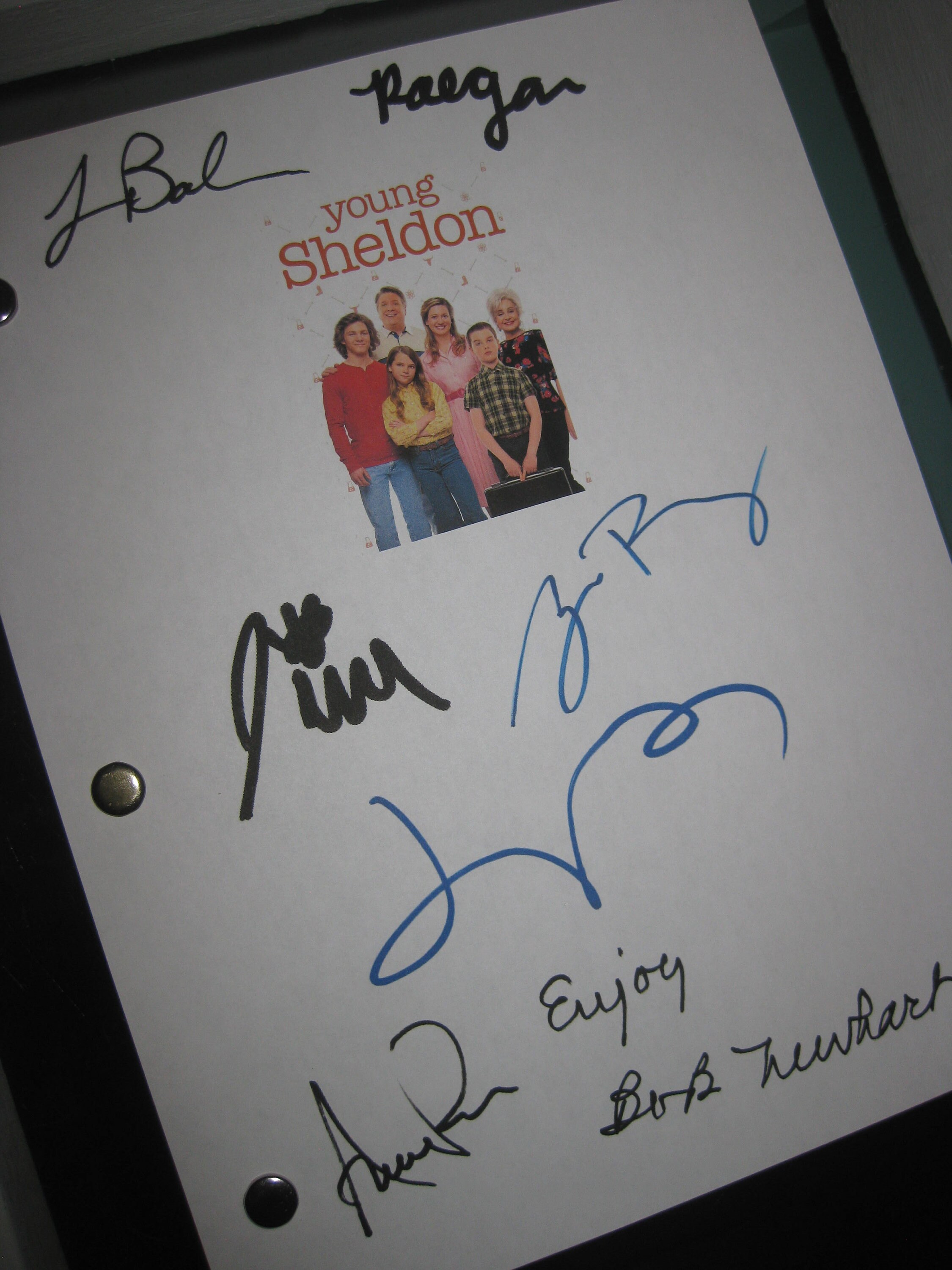 Young Sheldon Signed TV Script Screenplay Autographs Iain Armitage Zoe ...