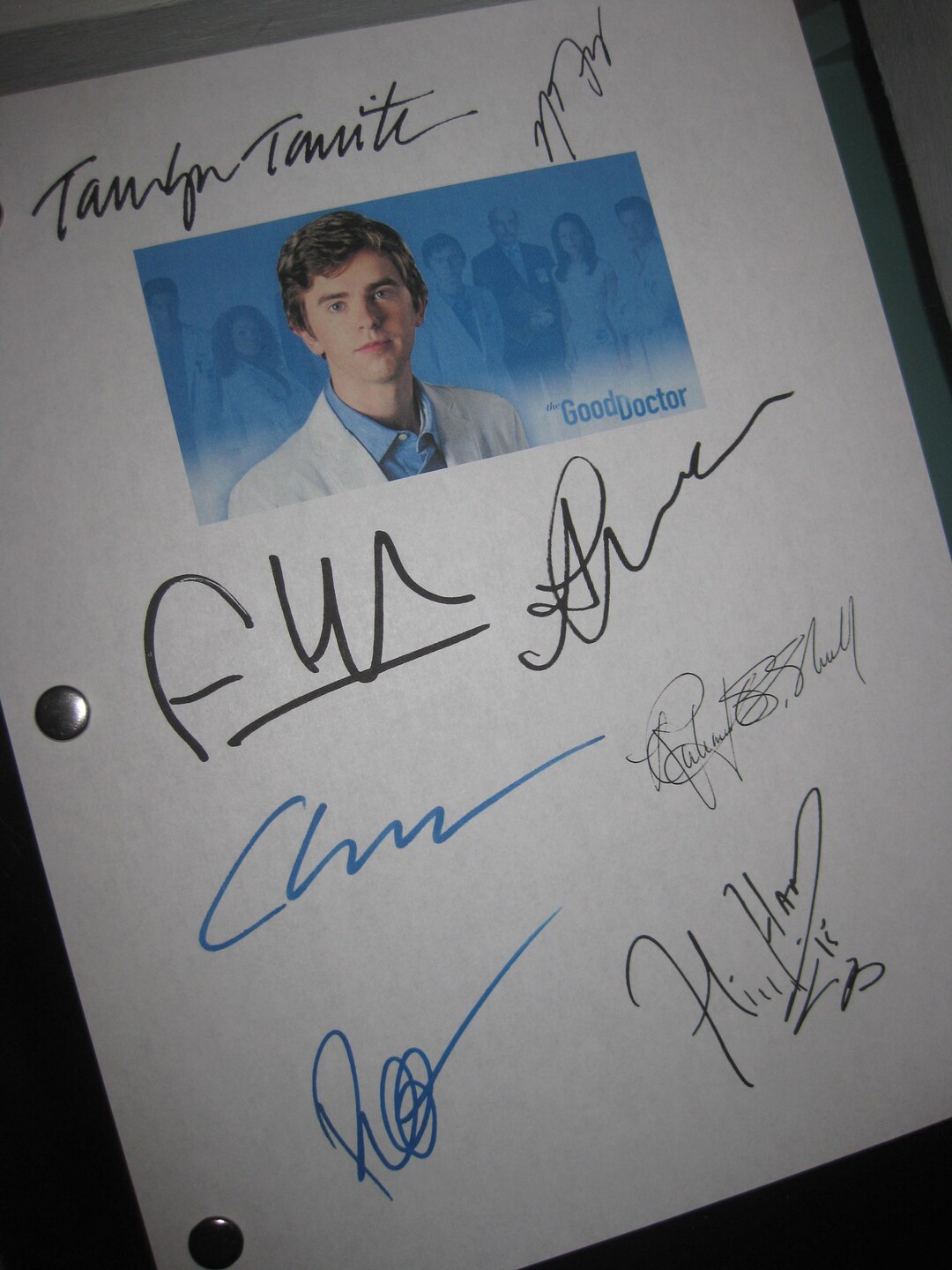 The Good Doctor Signed TV Pilot Script Screenplay X8 Autographs Freddie ...