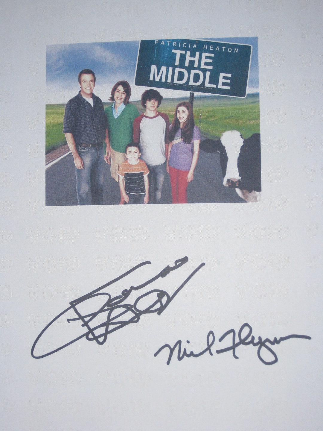 The Middle Signed TV Script Screenplay Autograph Patricia Heaton Neil ...