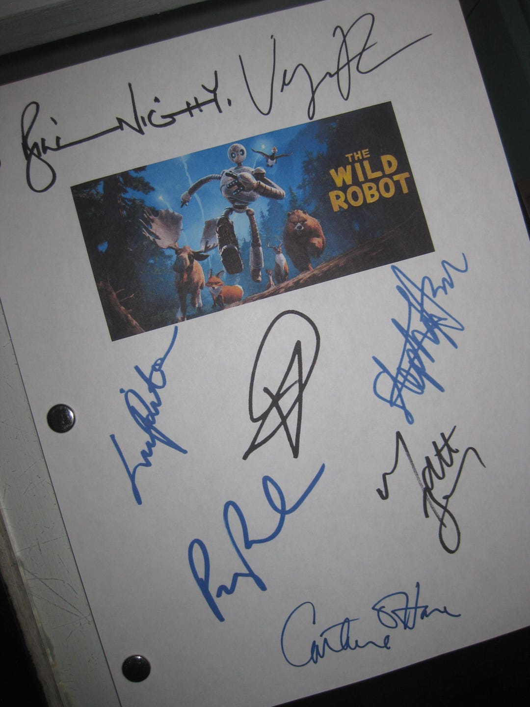 The Wild Robot Signed Film Movie Script Screenplay X8 Autographs Lupita ...